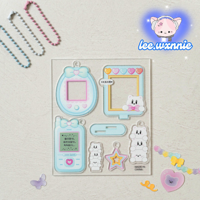 Standee + Key holder bear (Daiso)